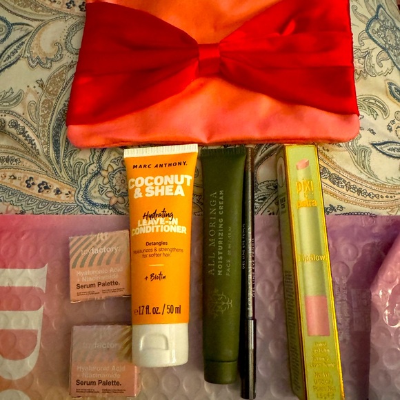 ipsy | Makeup | Ipsy Red Bow December 224 5 Deluxe Items | Poshmark